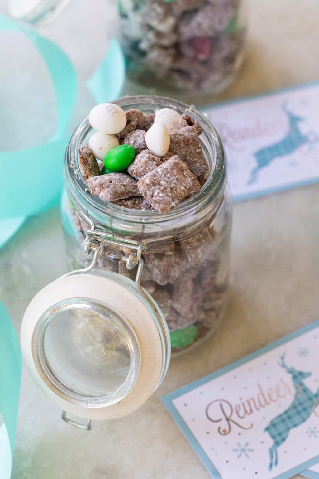 Christmas Reindeer Food (Reindeer Chow) - Sugar and Charm